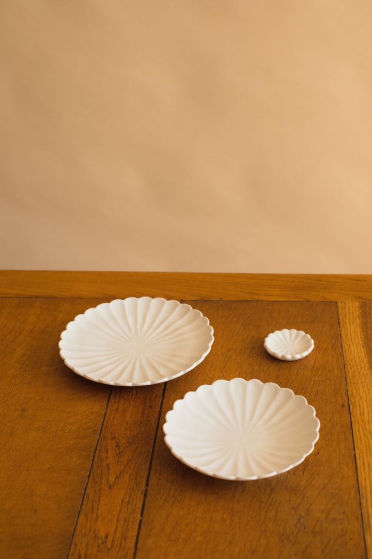 Kasumi Fujimura Flower Shaped Medium Plate - Japanese Ceramic Tableware UK